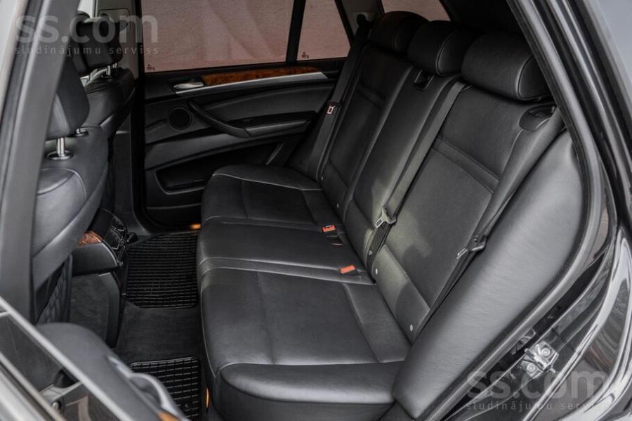 Melns BMW X5 2009 Rīga, ar dzinēja tilpumu 3.00 L un nobraukumu 351 tūkst. km par 7990 €, foto 13 vietnē AUTOMOTO.COM.LV