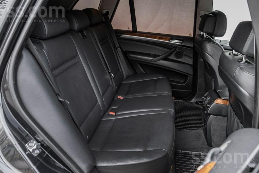 Melns BMW X5 2009 Rīga, ar dzinēja tilpumu 3.00 L un nobraukumu 351 tūkst. km par 7990 €, foto 14 vietnē AUTOMOTO.COM.LV
