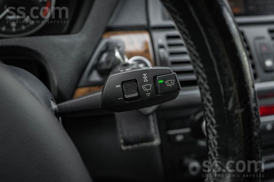 Melns BMW X5 2009 Rīga, ar dzinēja tilpumu 3.00 L un nobraukumu 351 tūkst. km par 7990 €, foto 22 vietnē AUTOMOTO.COM.LV