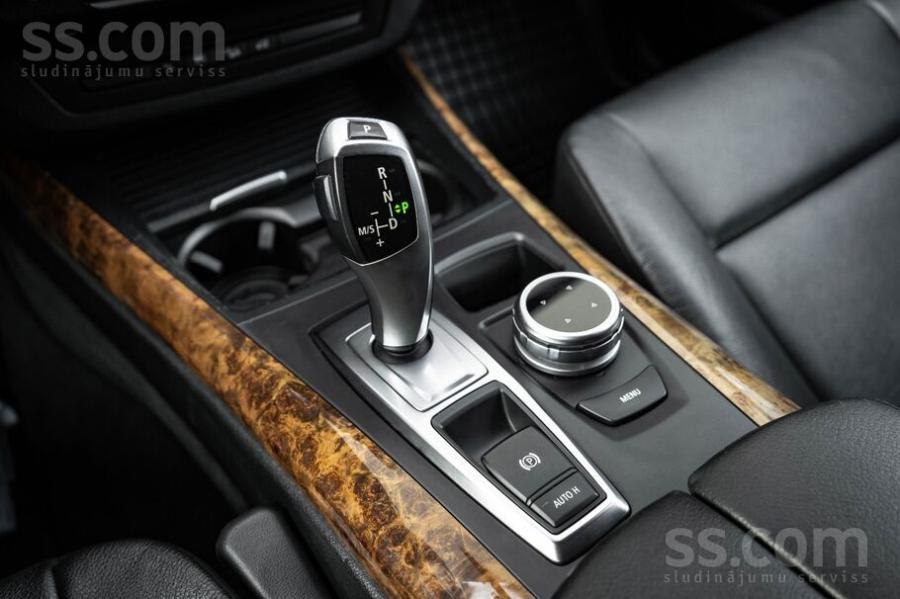 Melns BMW X5 2009 Rīga, ar dzinēja tilpumu 3.00 L un nobraukumu 351 tūkst. km par 7990 €, foto 23 vietnē AUTOMOTO.COM.LV