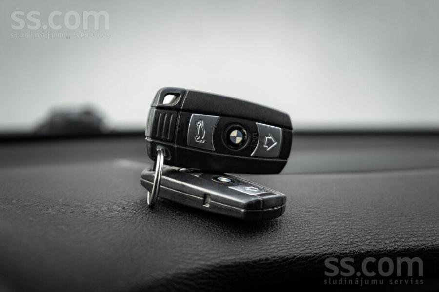 Melns BMW X5 2009 Rīga, ar dzinēja tilpumu 3.00 L un nobraukumu 351 tūkst. km par 7990 €, foto 30 vietnē AUTOMOTO.COM.LV