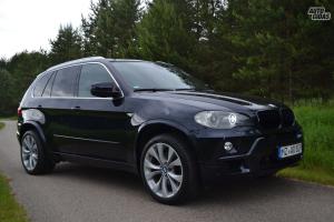 Black BMW X5 2009 in Vilnius, with an engine capacity of 3.00 L and mileage of 211 thousand km for 10200 €, photo 3 on AUTOMOTO.COM.LV