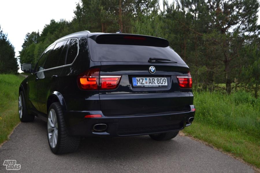 Black BMW X5 2009 in Vilnius, with an engine capacity of 3.00 L and mileage of 211 thousand km for 10200 €, photo 6 on AUTOMOTO.COM.LV