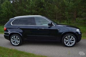 Black BMW X5 2009 in Vilnius, with an engine capacity of 3.00 L and mileage of 211 thousand km for 10200 €, photo 8 on AUTOMOTO.COM.LV