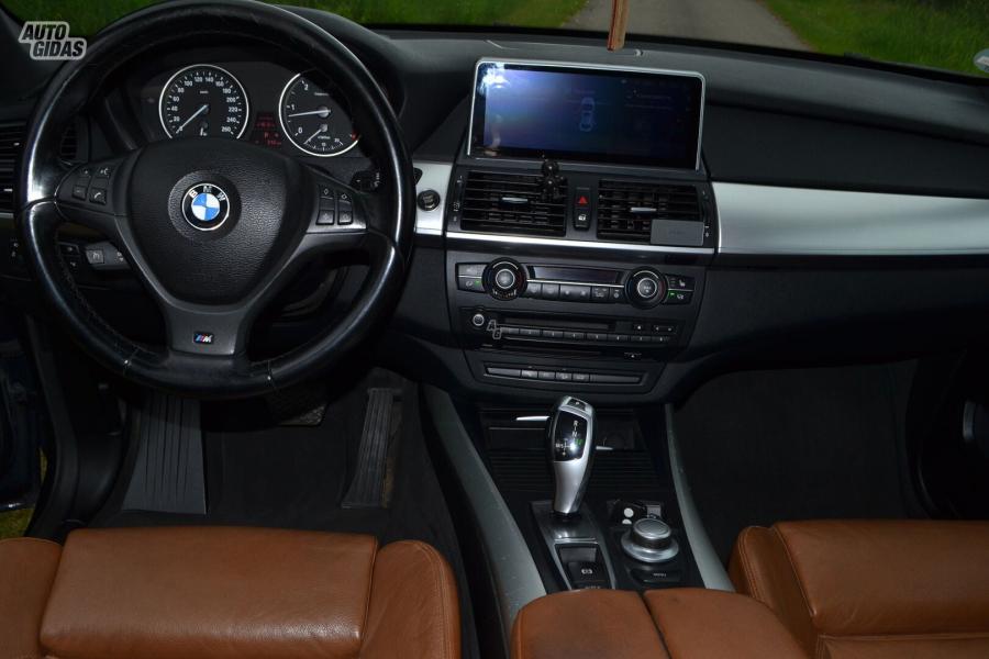 Black BMW X5 2009 in Vilnius, with an engine capacity of 3.00 L and mileage of 211 thousand km for 10200 €, photo 11 on AUTOMOTO.COM.LV