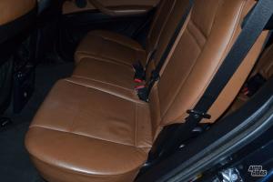 Black BMW X5 2009 in Vilnius, with an engine capacity of 3.00 L and mileage of 211 thousand km for 10200 €, photo 12 on AUTOMOTO.COM.LV