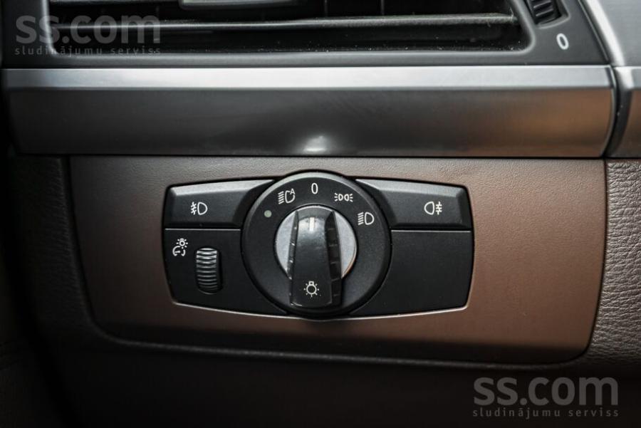 Melns BMW X5 2009 Rīga, ar dzinēja tilpumu 3.00 L un nobraukumu 347 tūkst. km par 9150 €, foto 29 vietnē AUTOMOTO.COM.LV