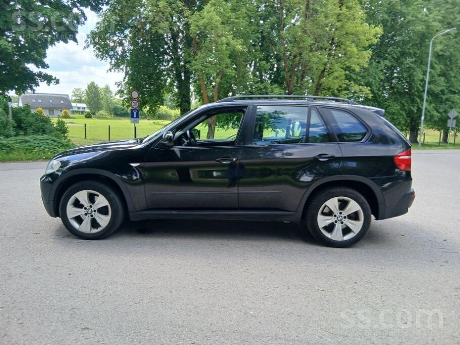 Black BMW X5 2009 in Ogre, with an engine capacity of 3.00 L and mileage of 0 thousand km for 5500 €, photo 3 on AUTOMOTO.COM.LV