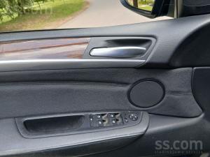 Black BMW X5 2009 in Ogre, with an engine capacity of 3.00 L and mileage of 0 thousand km for 5500 €, photo 10 on AUTOMOTO.COM.LV