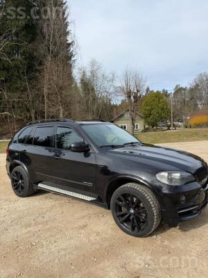 Melns BMW X5 2009 Rīga, ar dzinēja tilpumu 3.00 L un nobraukumu 357 tūkst. km par 9000 €, foto  vietnē AUTOMOTO.COM.LV