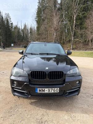 Melns BMW X5 2009 Rīga, ar dzinēja tilpumu 3.00 L un nobraukumu 357 tūkst. km par 9000 €, foto 3 vietnē AUTOMOTO.COM.LV