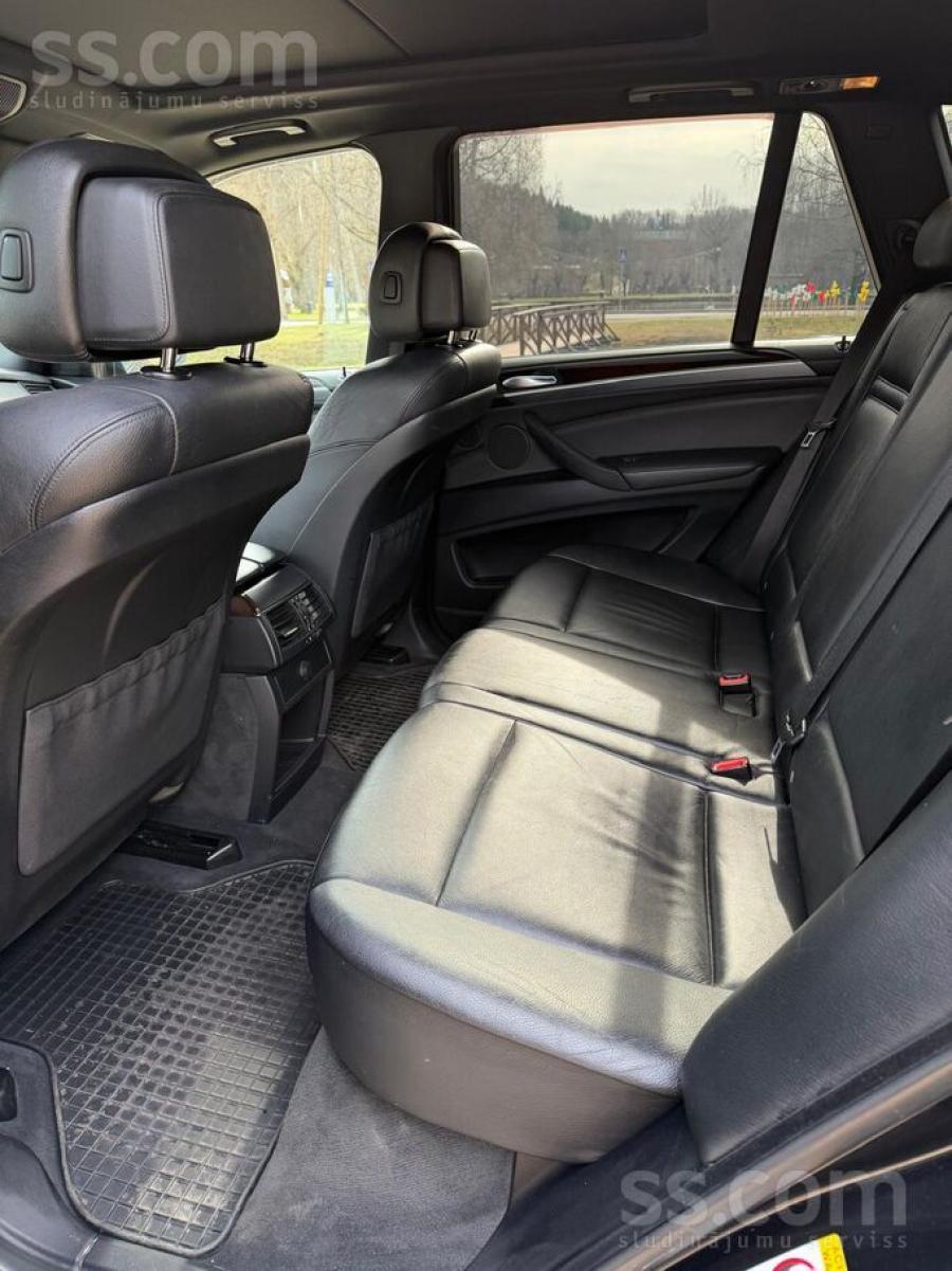 Melns BMW X5 2009 Rīga, ar dzinēja tilpumu 3.00 L un nobraukumu 357 tūkst. km par 9000 €, foto 7 vietnē AUTOMOTO.COM.LV