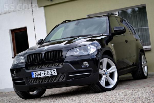 Melns BMW X5 2009 Tukums, ar dzinēja tilpumu 3.00 L un nobraukumu 288 tūkst. km par 1000 €, foto 1 vietnē AUTOMOTO.COM.LV