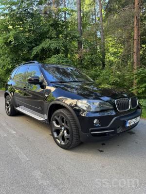 Melns BMW X5 2009 Rīga, ar dzinēja tilpumu 3.00 L un nobraukumu 388 tūkst. km par 8495 €, foto  vietnē AUTOMOTO.COM.LV