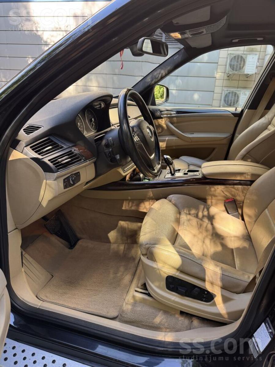 Melns BMW X5 2009 Rīga, ar dzinēja tilpumu 3.00 L un nobraukumu 388 tūkst. km par 8495 €, foto 10 vietnē AUTOMOTO.COM.LV