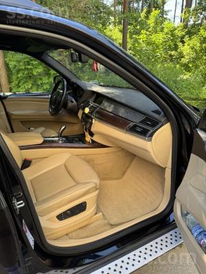 Melns BMW X5 2009 Rīga, ar dzinēja tilpumu 3.00 L un nobraukumu 388 tūkst. km par 8495 €, foto 13 vietnē AUTOMOTO.COM.LV