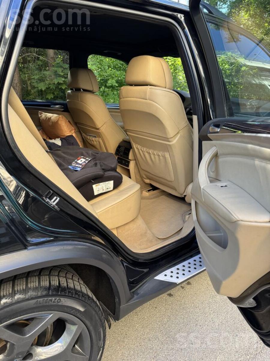 Melns BMW X5 2009 Rīga, ar dzinēja tilpumu 3.00 L un nobraukumu 388 tūkst. km par 8495 €, foto 14 vietnē AUTOMOTO.COM.LV