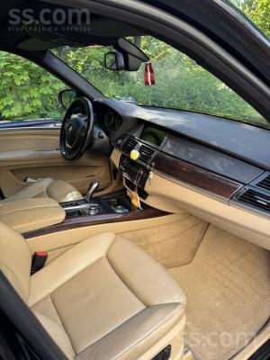 Melns BMW X5 2009 Rīga, ar dzinēja tilpumu 3.00 L un nobraukumu 388 tūkst. km par 8495 €, foto 16 vietnē AUTOMOTO.COM.LV