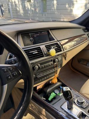 Melns BMW X5 2009 Rīga, ar dzinēja tilpumu 3.00 L un nobraukumu 388 tūkst. km par 8495 €, foto 17 vietnē AUTOMOTO.COM.LV