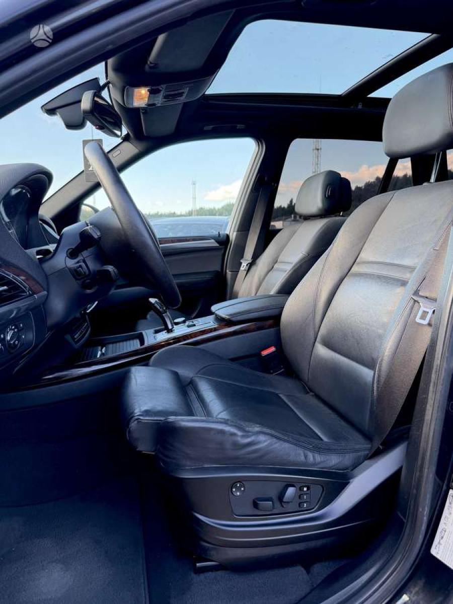 Melns BMW X5 2009 Viļņa, ar dzinēja tilpumu 2.99 L un nobraukumu 325 tūkst. km par 10700 €, foto 10 vietnē AUTOMOTO.COM.LV
