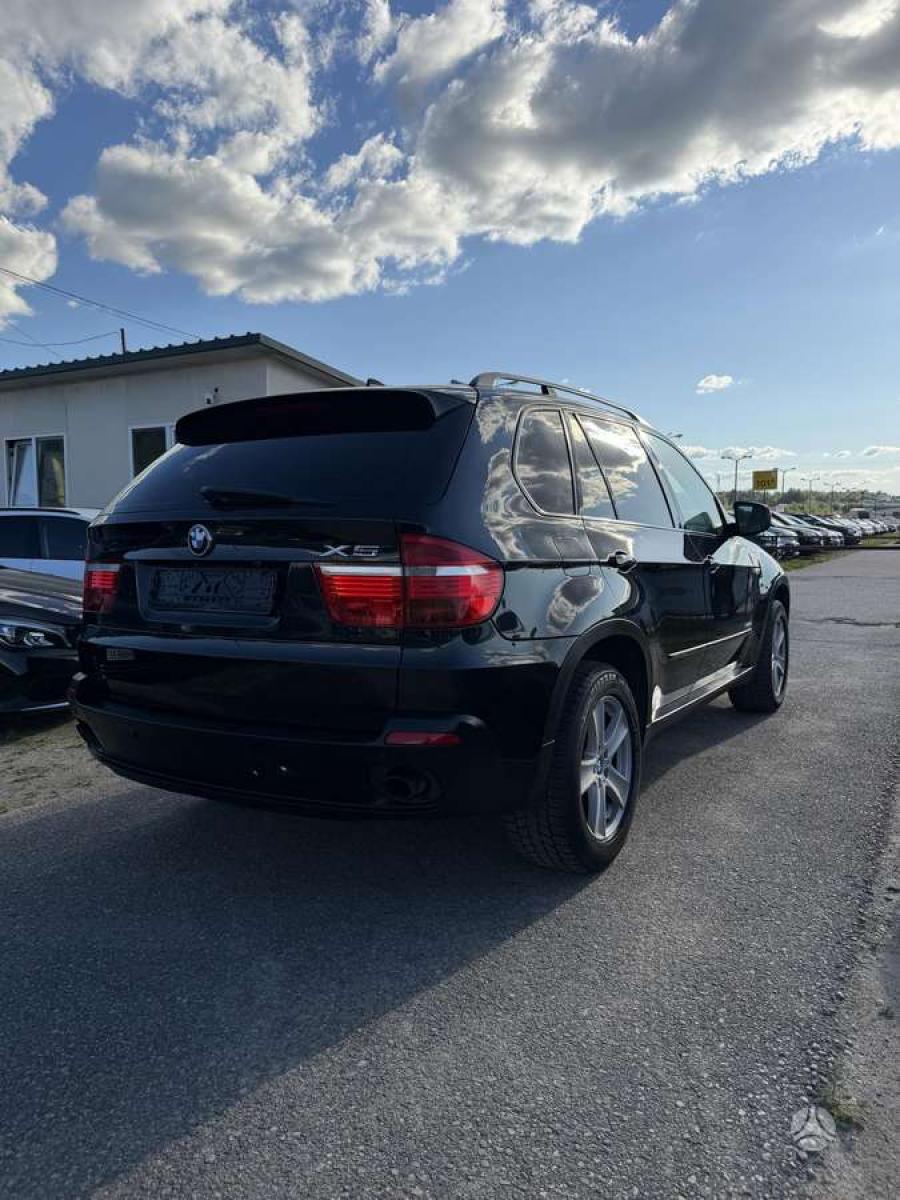 Melns BMW X5 2009 Viļņa, ar dzinēja tilpumu 2.99 L un nobraukumu 325 tūkst. km par 10700 €, foto 13 vietnē AUTOMOTO.COM.LV