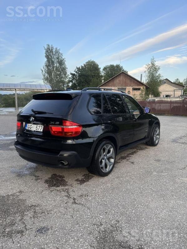 Melns BMW X5 2009 Valmiera, ar dzinēja tilpumu 3.00 L un nobraukumu 281 tūkst. km par 12000 €, foto 2 vietnē AUTOMOTO.COM.LV