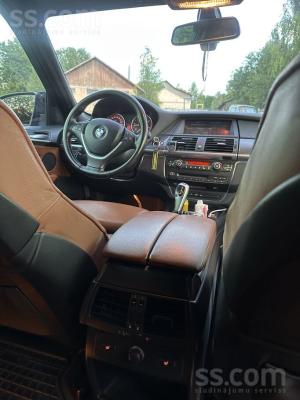 Melns BMW X5 2009 Valmiera, ar dzinēja tilpumu 3.00 L un nobraukumu 281 tūkst. km par 12000 €, foto 8 vietnē AUTOMOTO.COM.LV