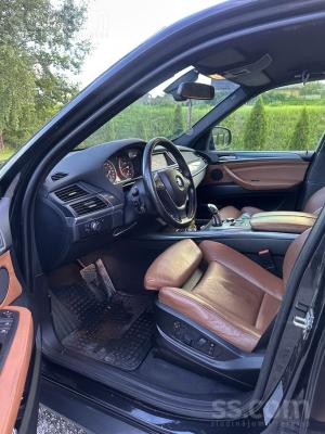 Melns BMW X5 2009 Valmiera, ar dzinēja tilpumu 3.00 L un nobraukumu 281 tūkst. km par 12000 €, foto 11 vietnē AUTOMOTO.COM.LV