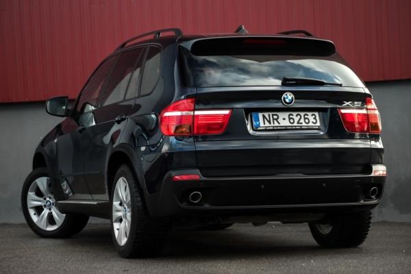 Melns BMW X5 2009 Rīga, ar dzinēja tilpumu 3.00 L un nobraukumu 316 tūkst. km par 10990 €, foto 3 vietnē AUTOMOTO.COM.LV