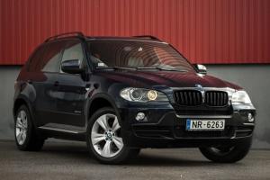 Black BMW X5 2009 in Riga, with an engine capacity of 3.00 L and mileage of 316 thousand km for 10990 €, photo 5 on AUTOMOTO.COM.LV