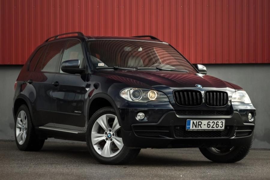 Black BMW X5 2009 in Riga, with an engine capacity of 3.00 L and mileage of 316 thousand km for 10990 €, photo 5 on AUTOMOTO.COM.LV