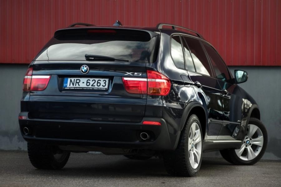 Black BMW X5 2009 in Riga, with an engine capacity of 3.00 L and mileage of 316 thousand km for 10990 €, photo 7 on AUTOMOTO.COM.LV