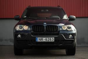 Black BMW X5 2009 in Riga, with an engine capacity of 3.00 L and mileage of 316 thousand km for 10990 €, photo 8 on AUTOMOTO.COM.LV