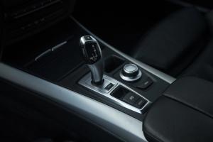 Black BMW X5 2009 in Riga, with an engine capacity of 3.00 L and mileage of 316 thousand km for 10990 €, photo 23 on AUTOMOTO.COM.LV