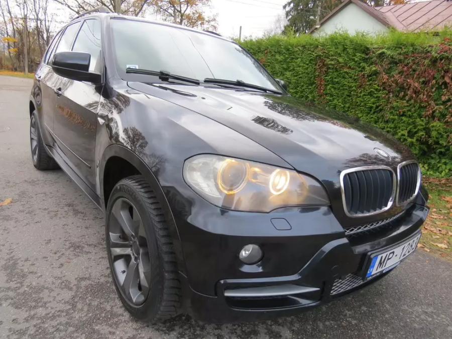 Black BMW X5 2009 in Riga, with an engine capacity of 3.00 L and mileage of 321 thousand km for 8990 €, photo 5 on AUTOMOTO.COM.LV