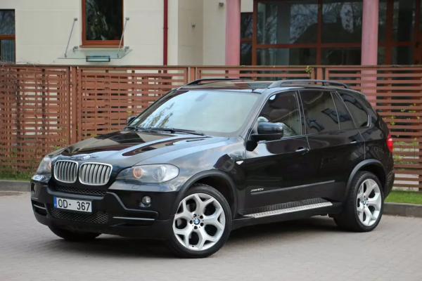 Black BMW X5 2009 in Marupe, with an engine capacity of 3.00 L and mileage of 224 thousand km for 10750 €, photo 3 on AUTOMOTO.COM.LV