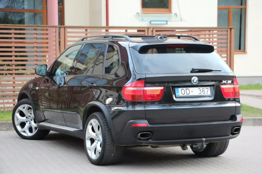 Black BMW X5 2009 in Marupe, with an engine capacity of 3.00 L and mileage of 224 thousand km for 10750 €, photo 7 on AUTOMOTO.COM.LV