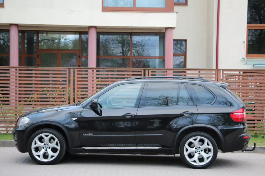Black BMW X5 2009 in Marupe, with an engine capacity of 3.00 L and mileage of 224 thousand km for 10750 €, photo 9 on AUTOMOTO.COM.LV