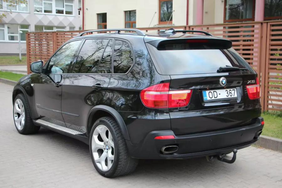 Black BMW X5 2009 in Marupe, with an engine capacity of 3.00 L and mileage of 224 thousand km for 10750 €, photo 11 on AUTOMOTO.COM.LV
