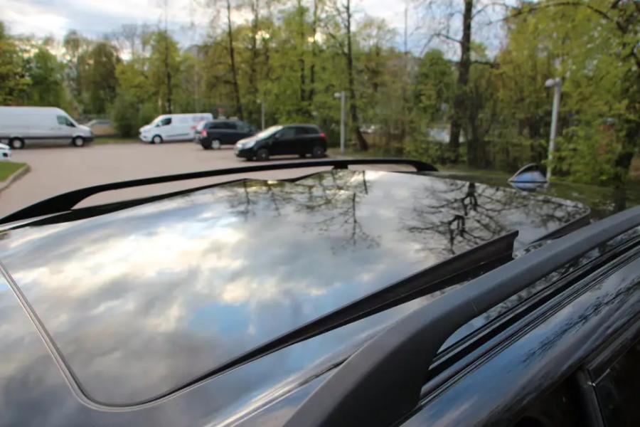 Black BMW X5 2009 in Marupe, with an engine capacity of 3.00 L and mileage of 224 thousand km for 10750 €, photo 13 on AUTOMOTO.COM.LV