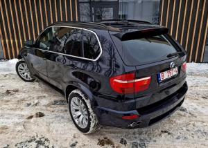 Melns BMW X5 2009 Rīga, ar dzinēja tilpumu 3.00 L un nobraukumu 276 tūkst. km par 11990 €, foto 6 vietnē AUTOMOTO.COM.LV