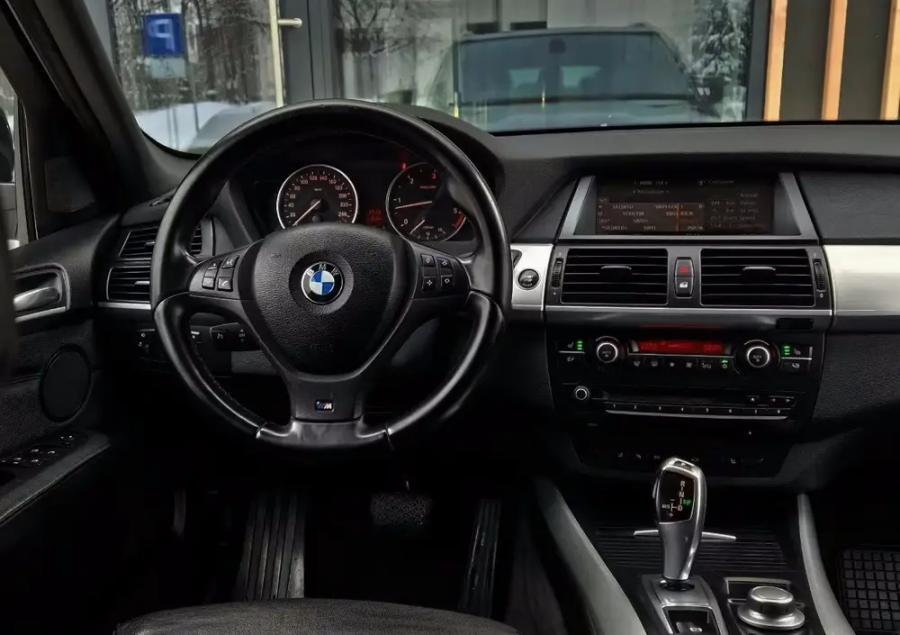 Melns BMW X5 2009 Rīga, ar dzinēja tilpumu 3.00 L un nobraukumu 276 tūkst. km par 11990 €, foto 14 vietnē AUTOMOTO.COM.LV