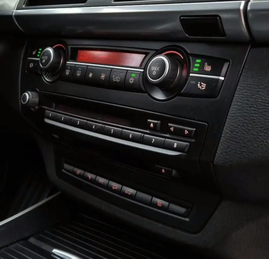 Melns BMW X5 2009 Rīga, ar dzinēja tilpumu 3.00 L un nobraukumu 276 tūkst. km par 11990 €, foto 15 vietnē AUTOMOTO.COM.LV