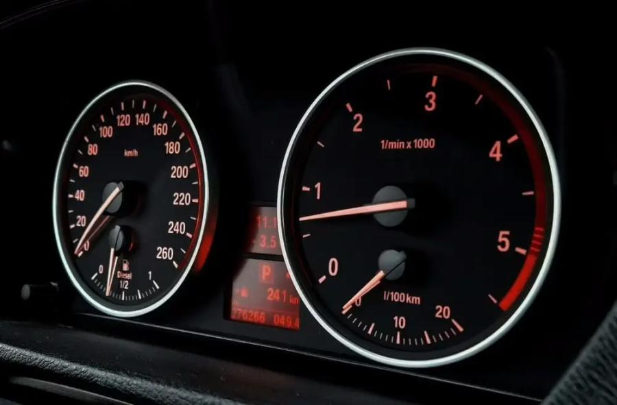 Melns BMW X5 2009 Rīga, ar dzinēja tilpumu 3.00 L un nobraukumu 276 tūkst. km par 11990 €, foto 17 vietnē AUTOMOTO.COM.LV