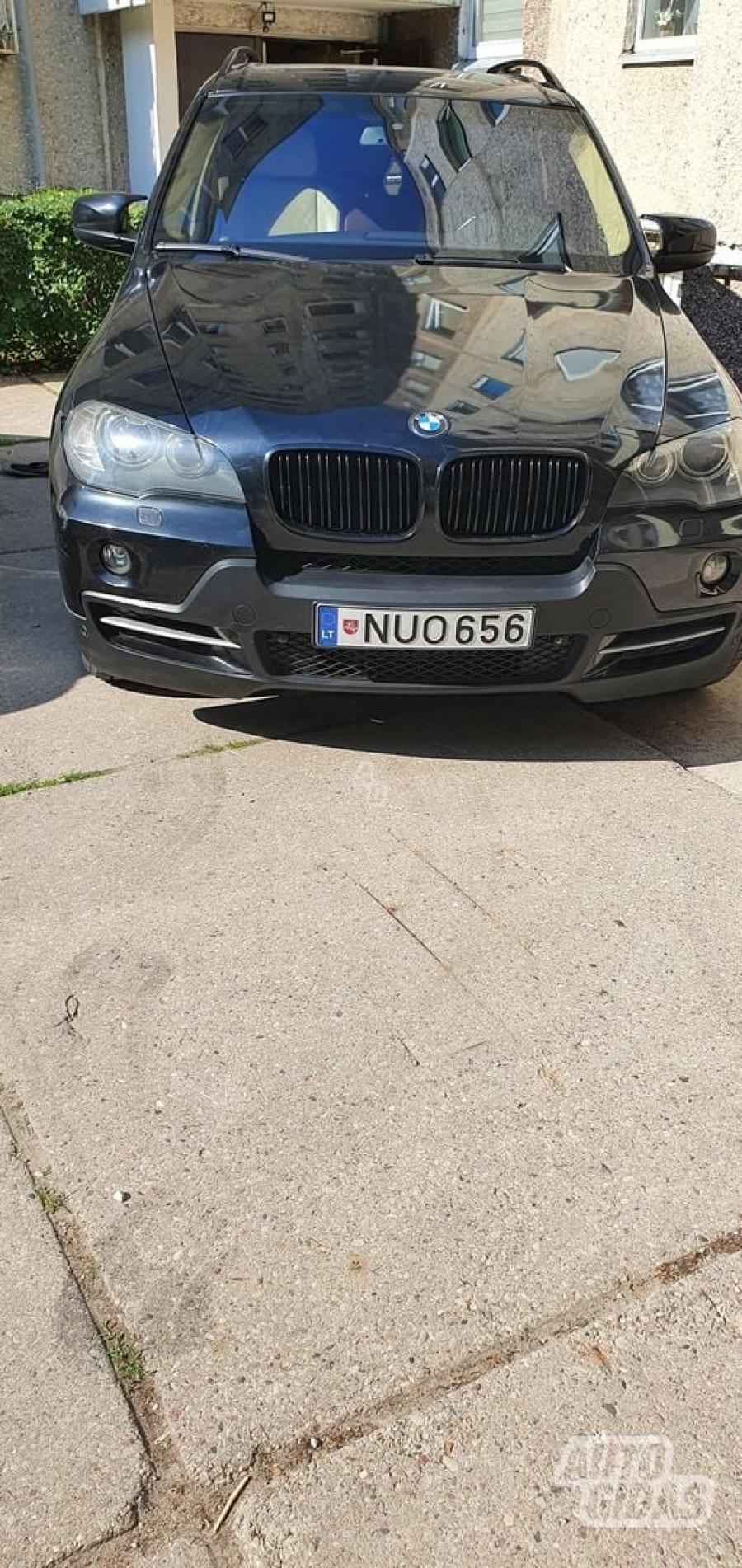 Black BMW X5 2009 in Vilnius, with an engine capacity of 3.00 L and mileage of 360 thousand km for 8500 €, photo 1 on AUTOMOTO.COM.LV