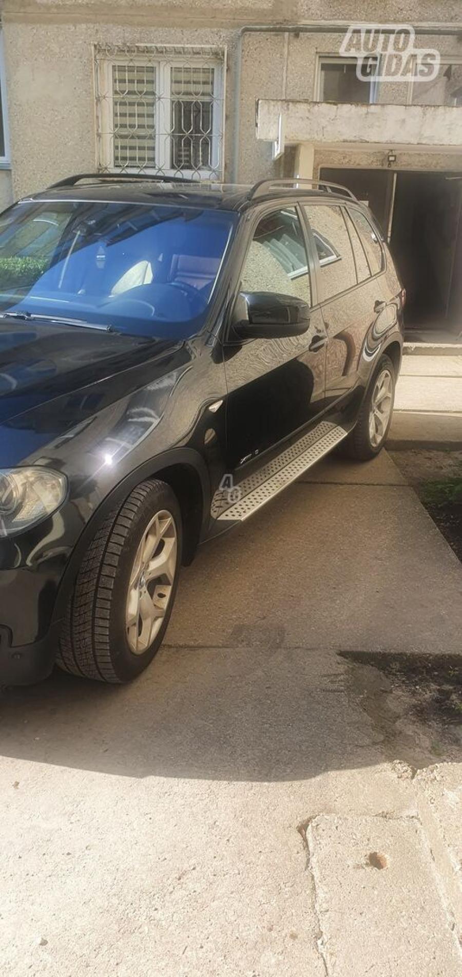 Black BMW X5 2009 in Vilnius, with an engine capacity of 3.00 L and mileage of 360 thousand km for 8500 €, photo 3 on AUTOMOTO.COM.LV