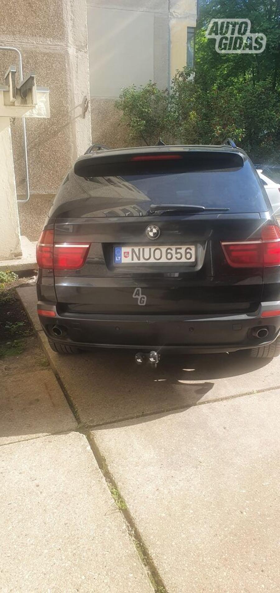 Black BMW X5 2009 in Vilnius, with an engine capacity of 3.00 L and mileage of 360 thousand km for 8500 €, photo 5 on AUTOMOTO.COM.LV