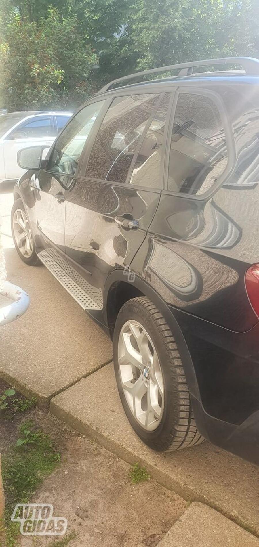 Black BMW X5 2009 in Vilnius, with an engine capacity of 3.00 L and mileage of 360 thousand km for 8500 €, photo 8 on AUTOMOTO.COM.LV