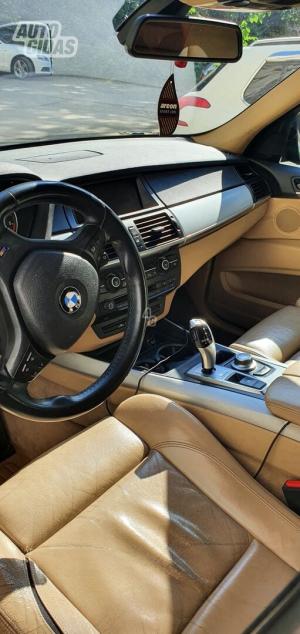Black BMW X5 2009 in Vilnius, with an engine capacity of 3.00 L and mileage of 360 thousand km for 8500 €, photo 12 on AUTOMOTO.COM.LV