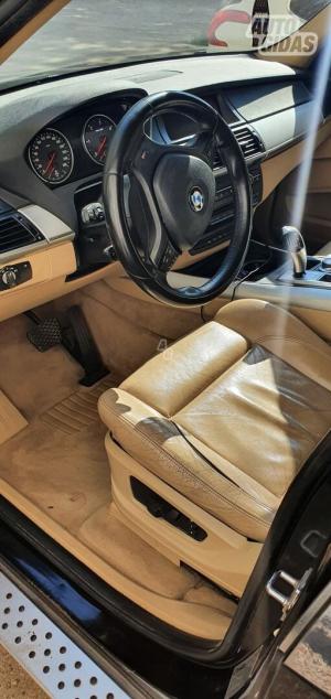 Black BMW X5 2009 in Vilnius, with an engine capacity of 3.00 L and mileage of 360 thousand km for 8500 €, photo 13 on AUTOMOTO.COM.LV